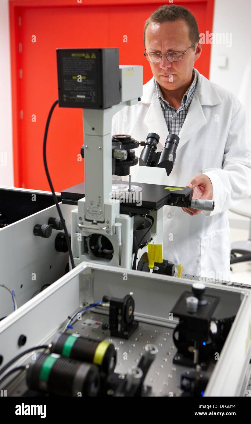 Nanophotonics hi-res stock photography and images - Alamy