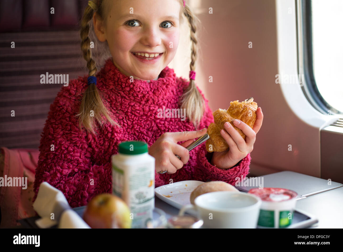 Eurostar train hi-res stock photography and images - Alamy