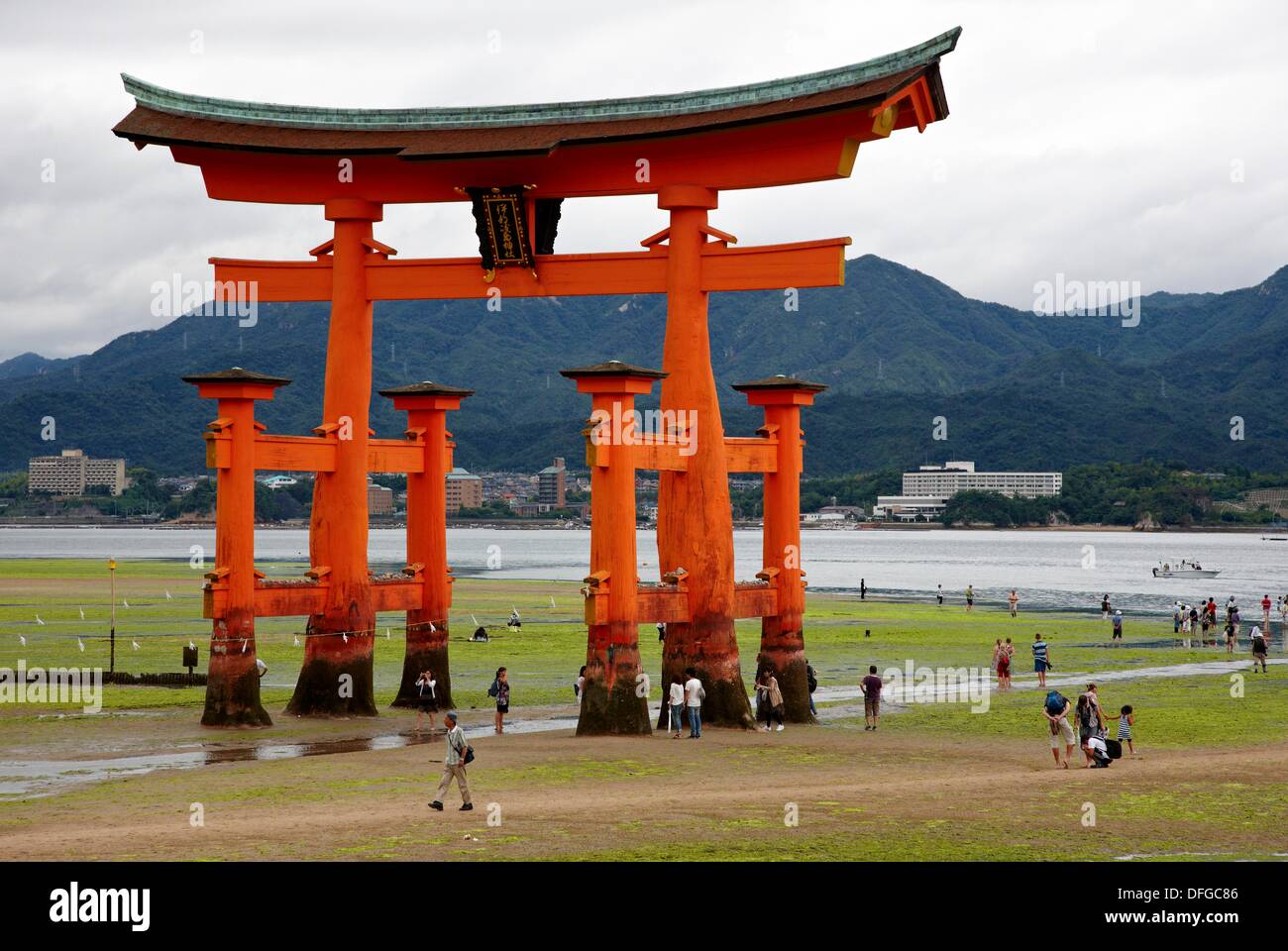 Itsukushima shrine torii gate hi-res stock photography and images - Alamy