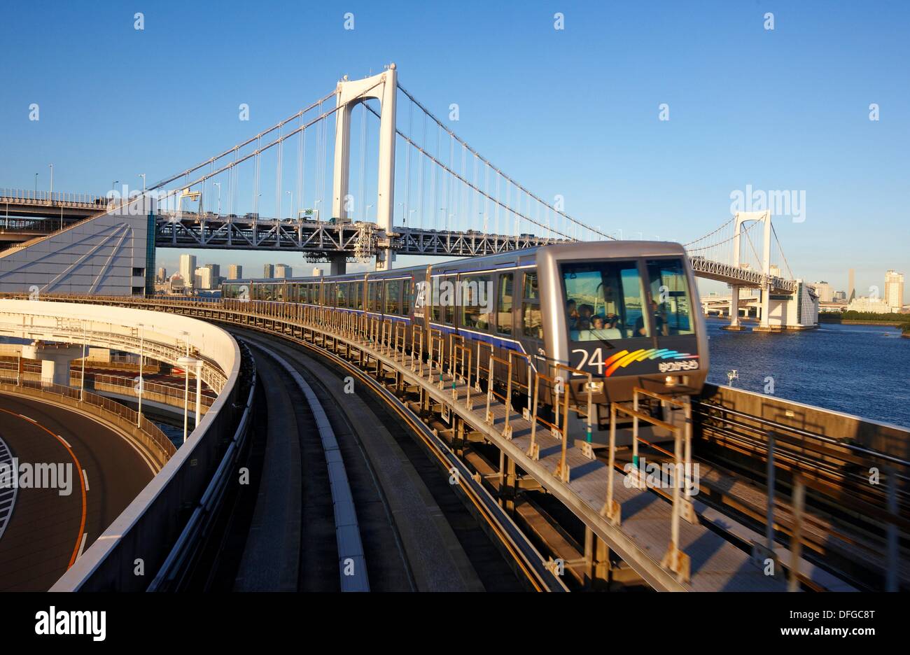 Train line bridge hi-res stock photography and images - Alamy