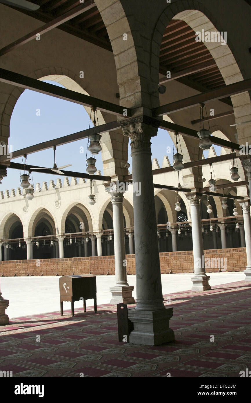 Mosque cairo pillar architecture hi-res stock photography and images ...