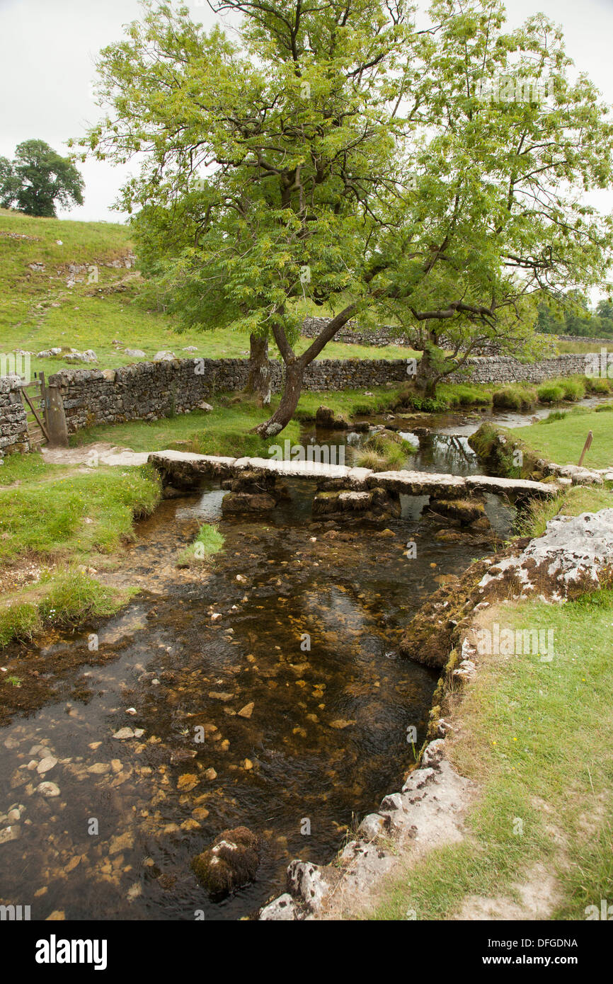Packhorse bridge Malham Cove Yorkshire UK Stock Photo - Alamy