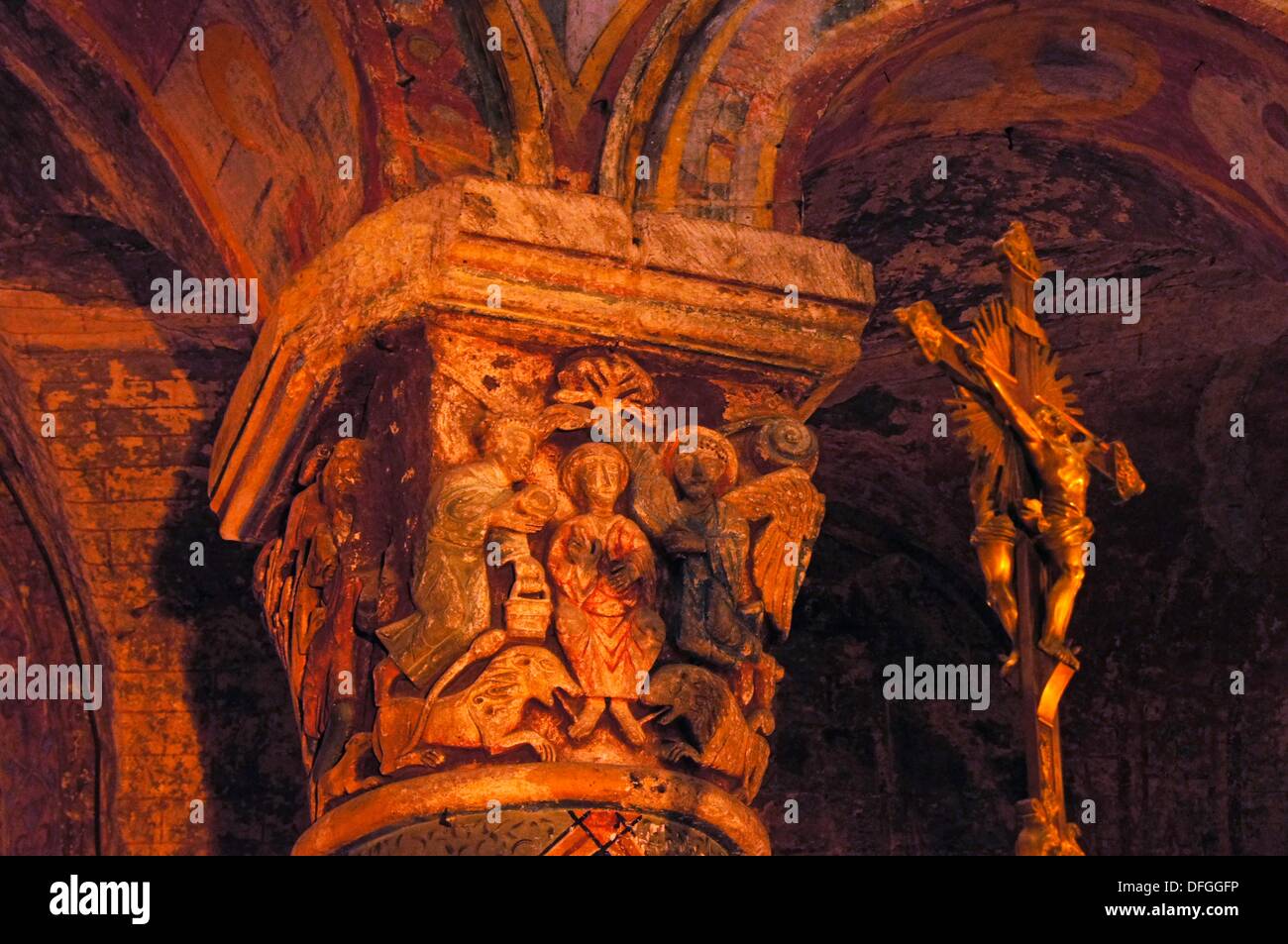 église sainte radegonde hi-res stock photography and images - Alamy