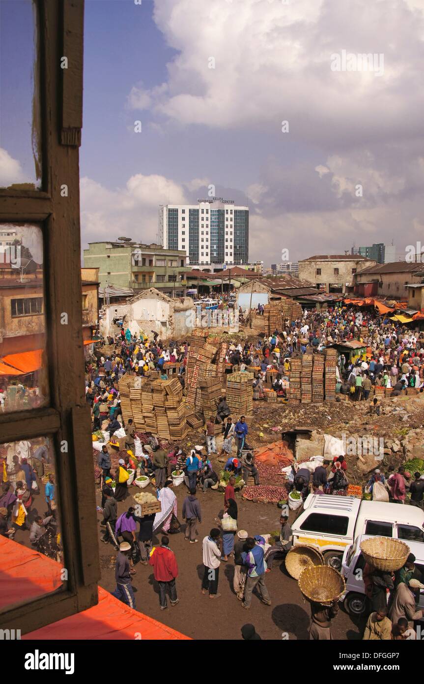 Addis ababa piazza ethiopia hi-res stock photography and images - Alamy