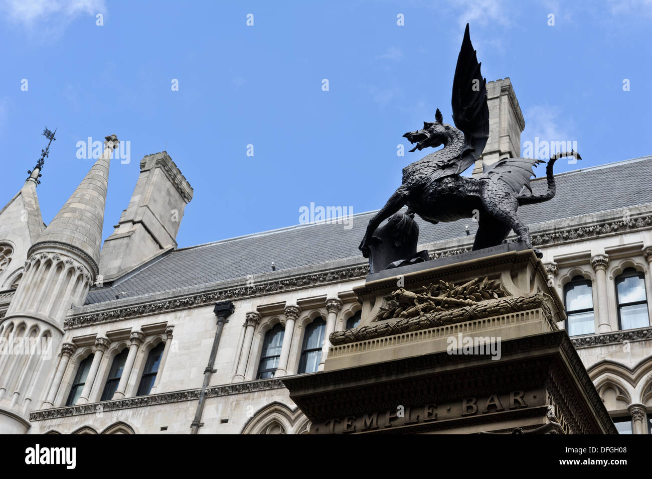 Statue sculpture london monument hi-res stock photography and images ...