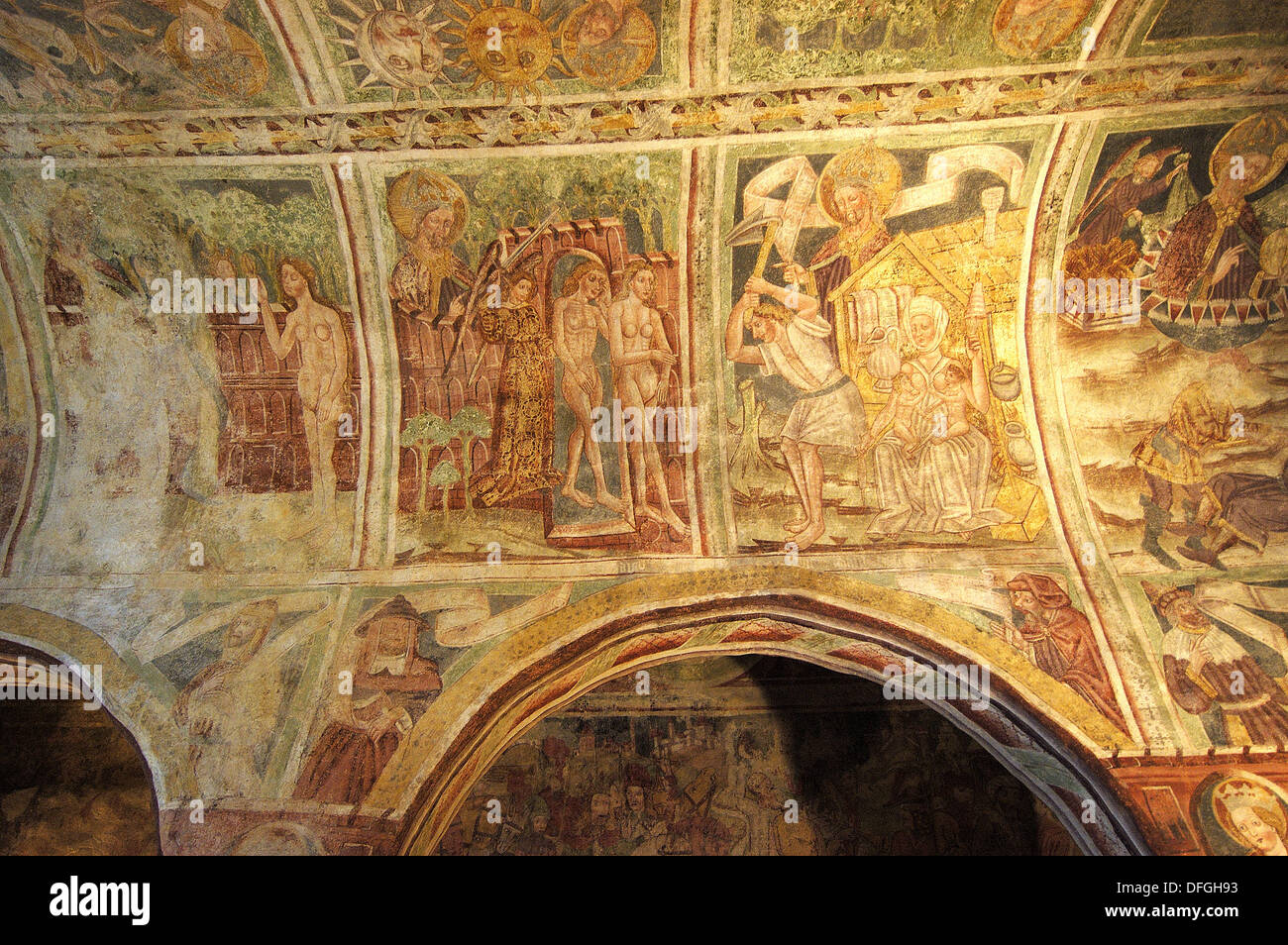 1400s ceiling painting hi-res stock photography and images - Alamy