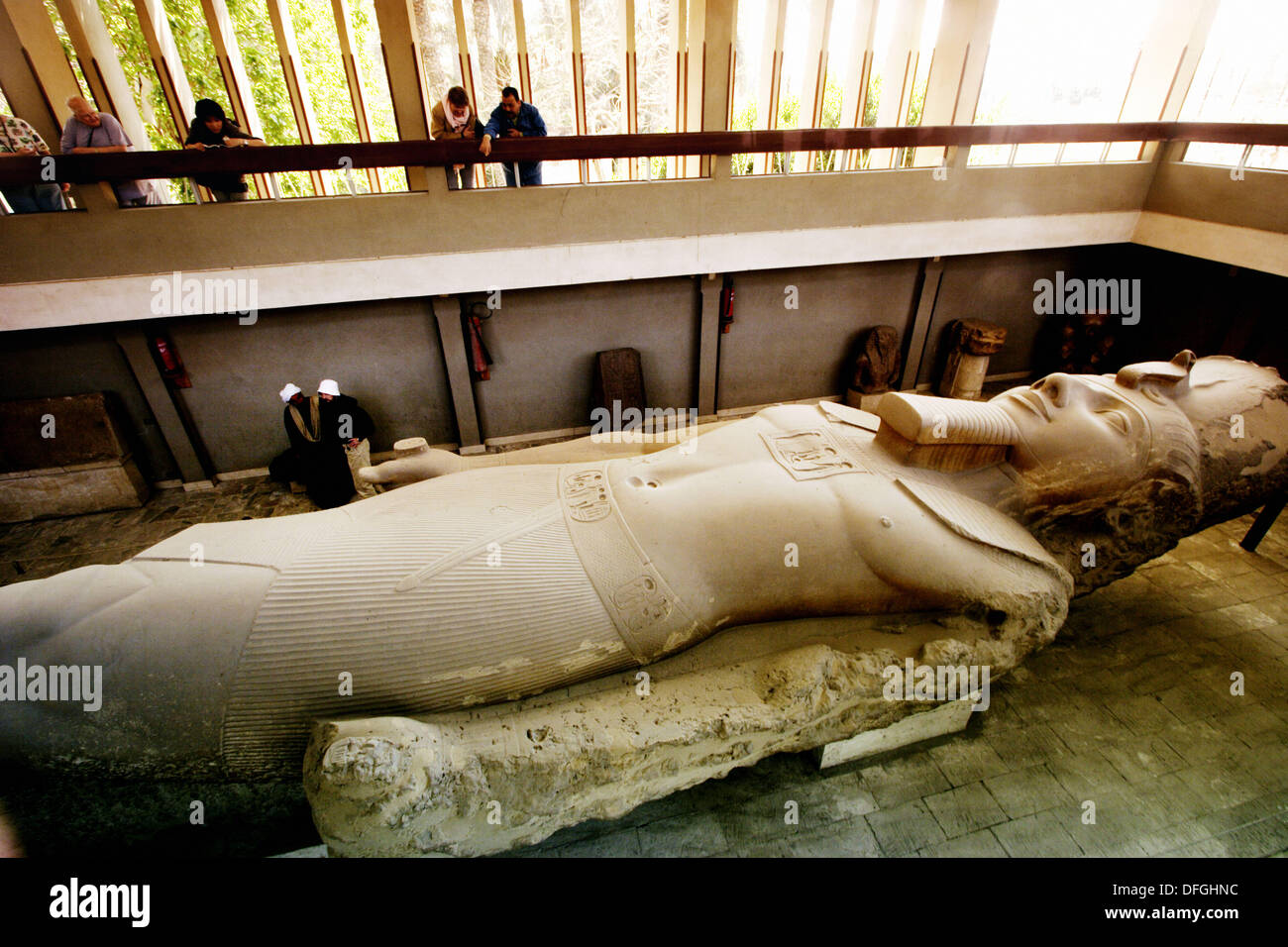 Colossus of king ramses ii hi-res stock photography and images - Alamy