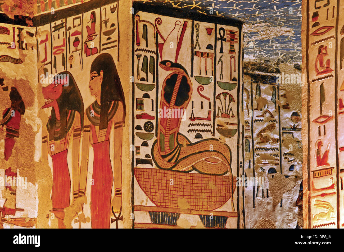 Tomb of nefertari hi-res stock photography and images - Alamy