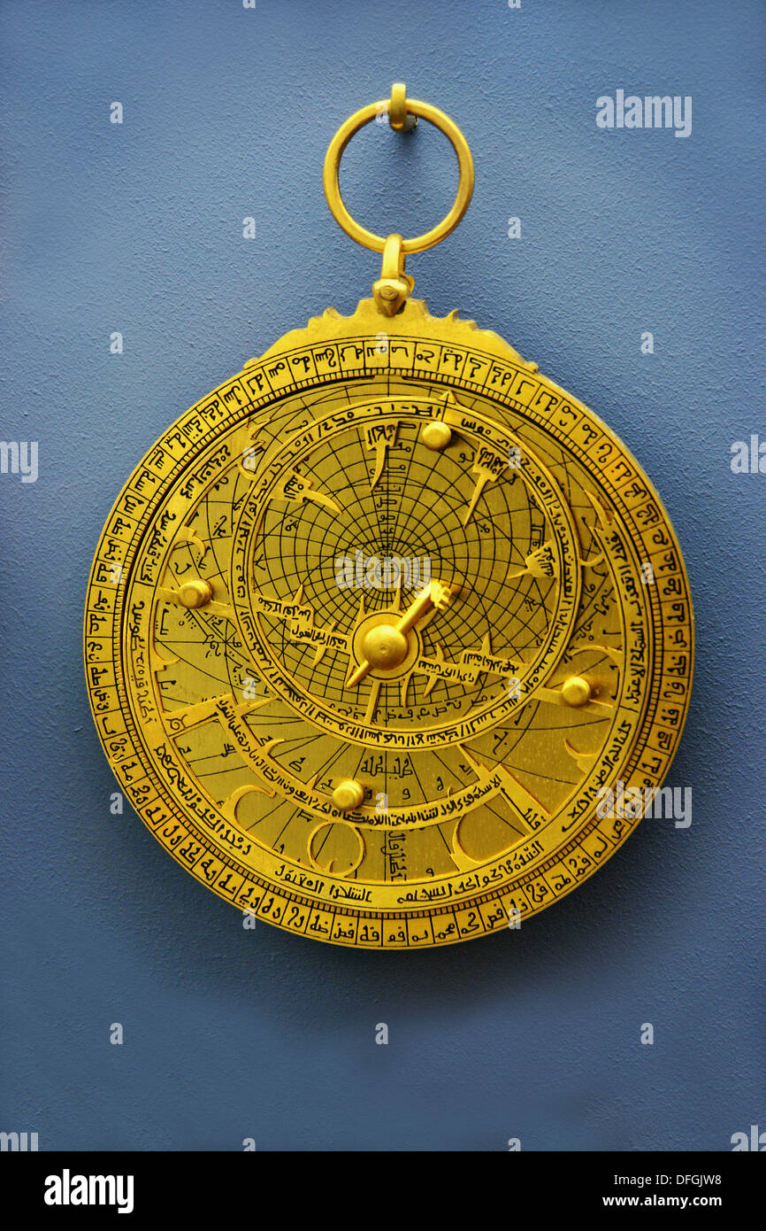 Astrolabe islamic hi-res stock photography and images - Alamy