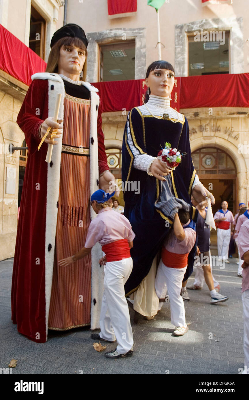 Festival fiesta giant gigantes hi-res stock photography and images - Alamy