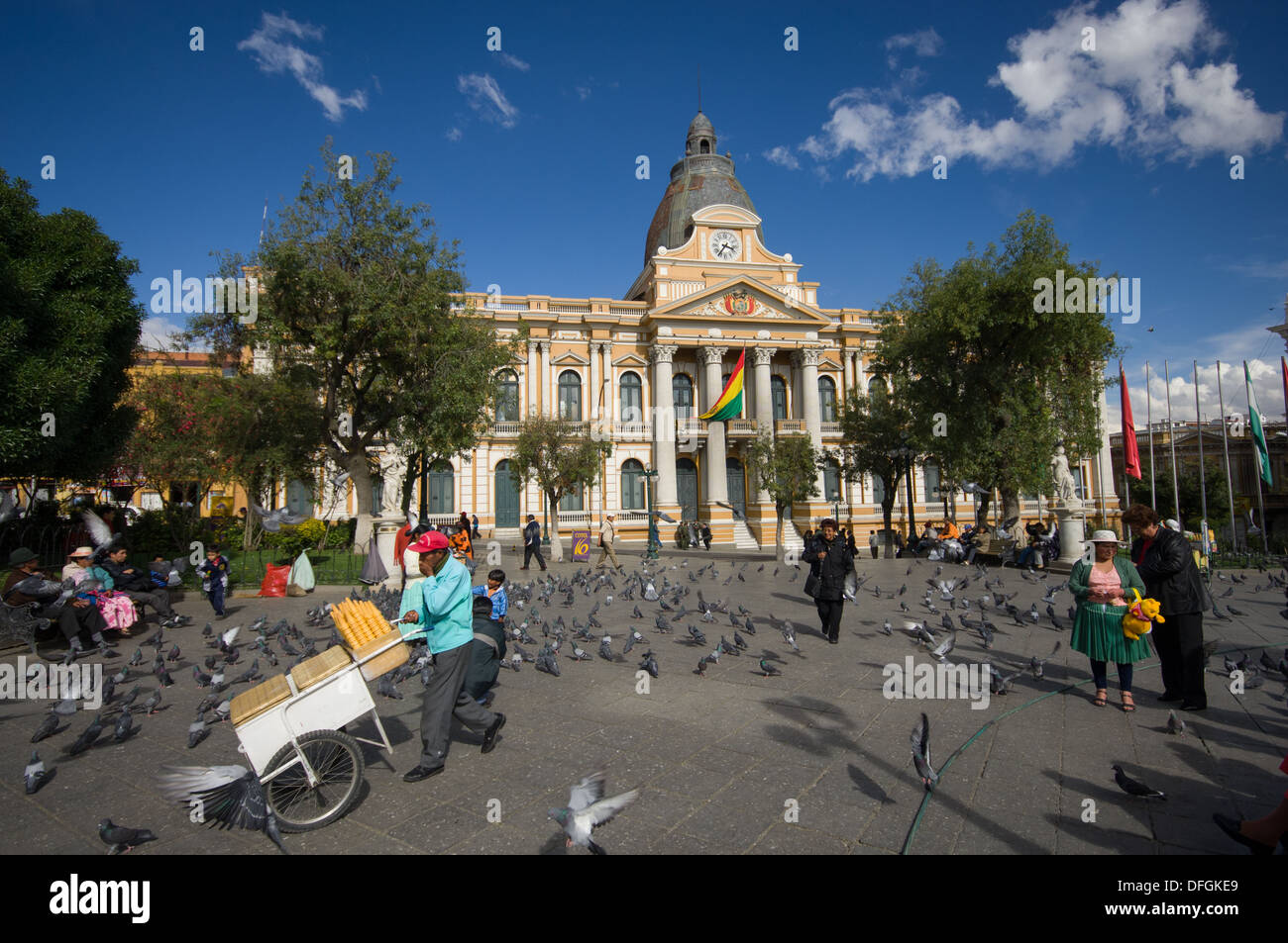 Women congress bolivia hi-res stock photography and images - Alamy