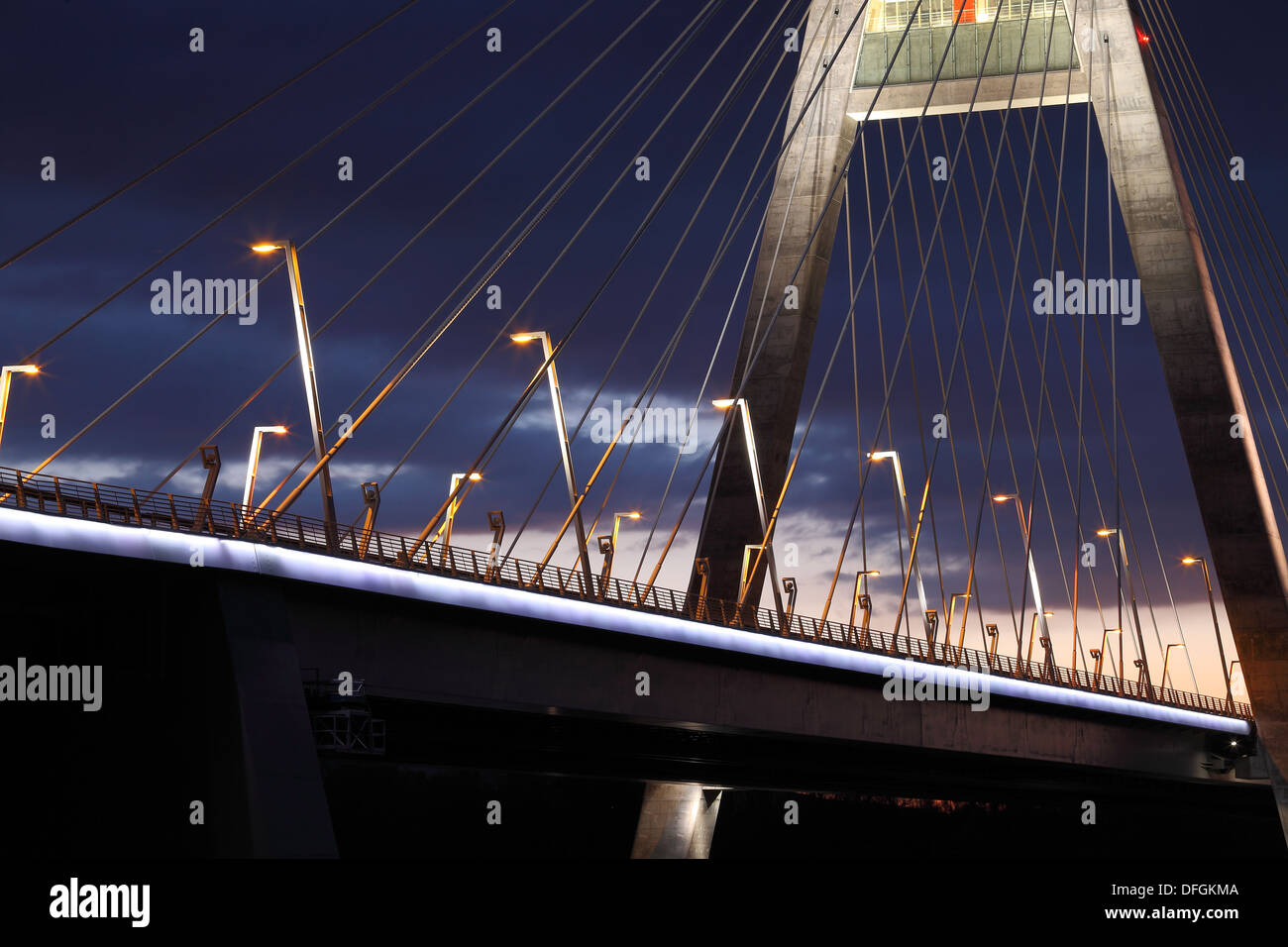 Monitor bridge hi-res stock photography and images - Alamy