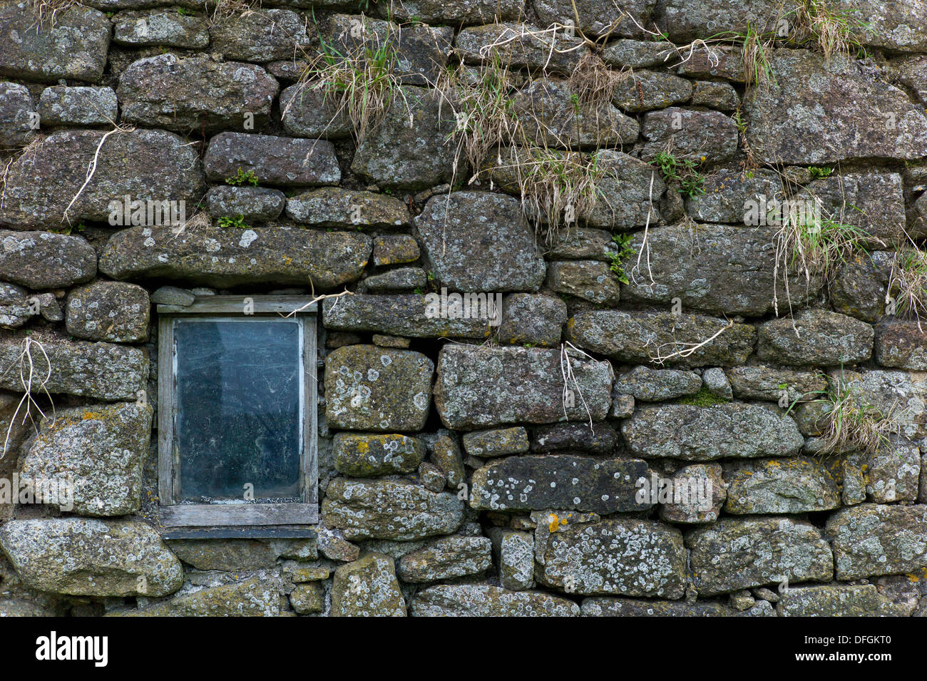Old farm building in Zennor Cornwall UK Credit: David Levenson/Alamy ...
