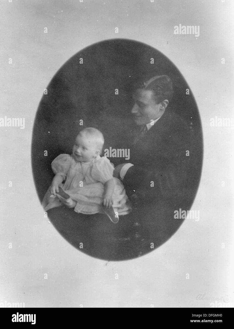 Franklin d roosevelt with baby anna hi-res stock photography and images ...