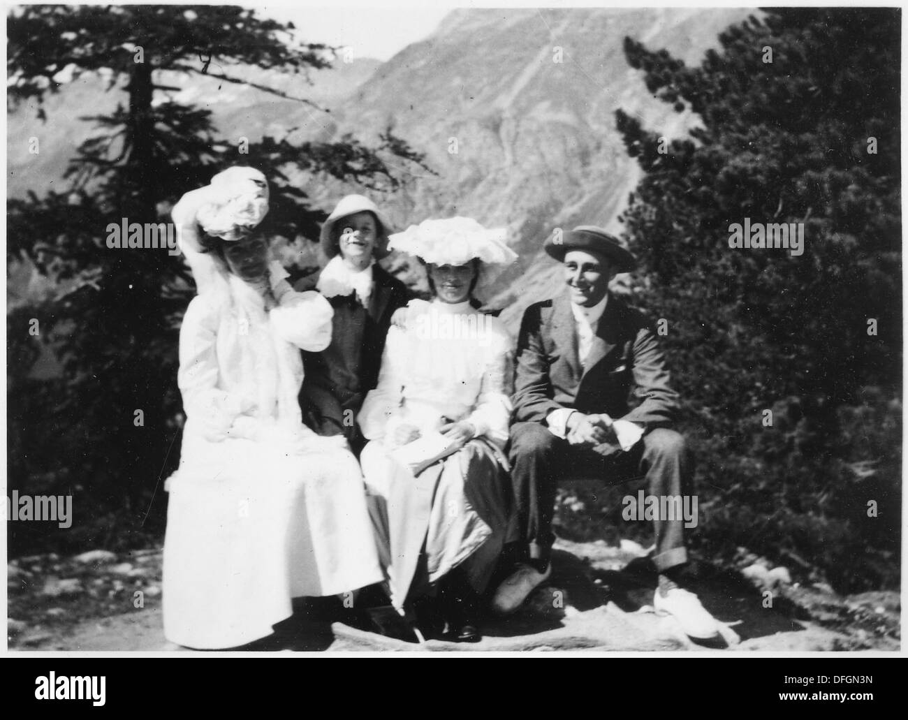 Franklin D. Roosevelt with Mrs. Stanley Mortimer and children in St ...