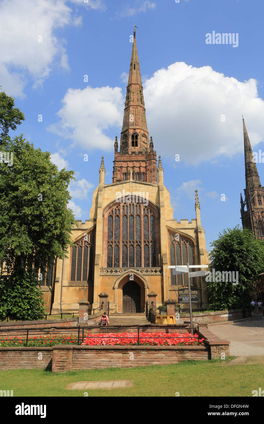 Holy Trinity Church in Trinity Churchyard, in summer, in Coventry ...
