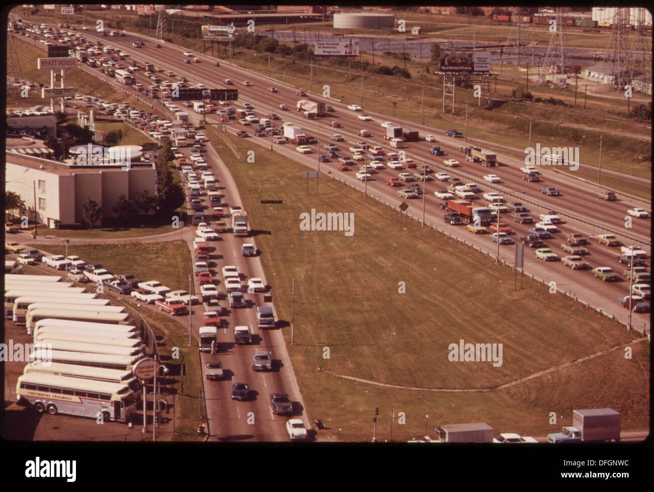 Friday afternoon traffic on the Stemmons Freeway at Continental Street ...