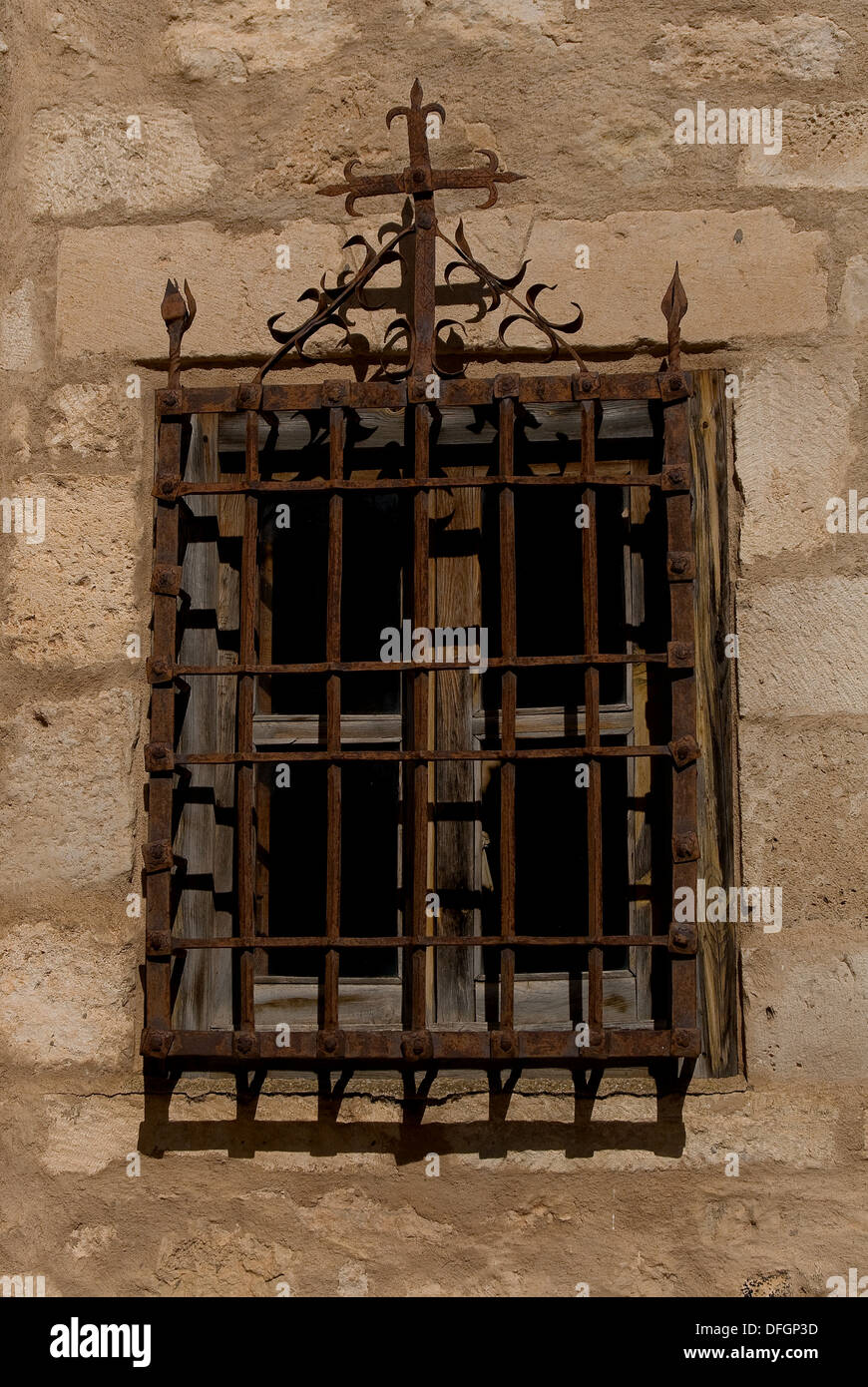 Medieval window frame hi-res stock photography and images - Alamy