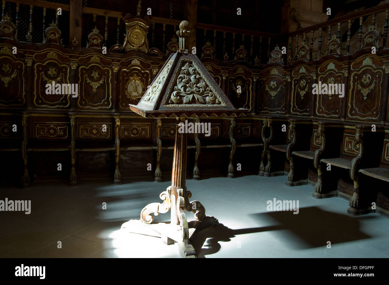 Choir pews hi-res stock photography and images - Alamy