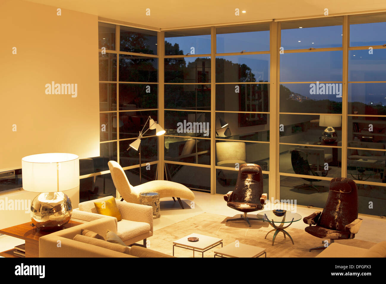 Tall windows hi-res stock photography and images - Alamy