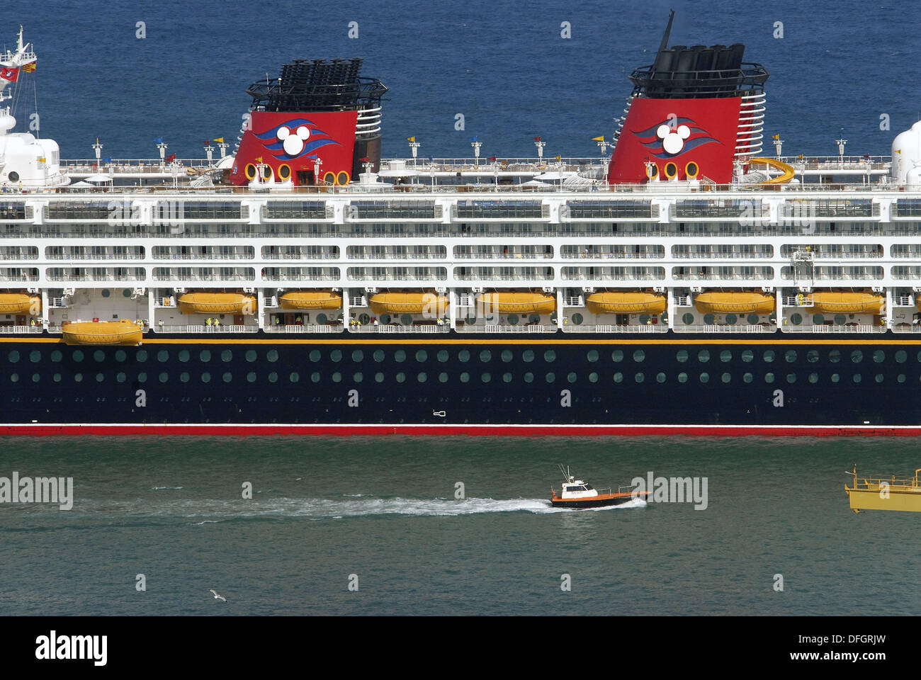Disney world boat transport hi-res stock photography and images - Alamy