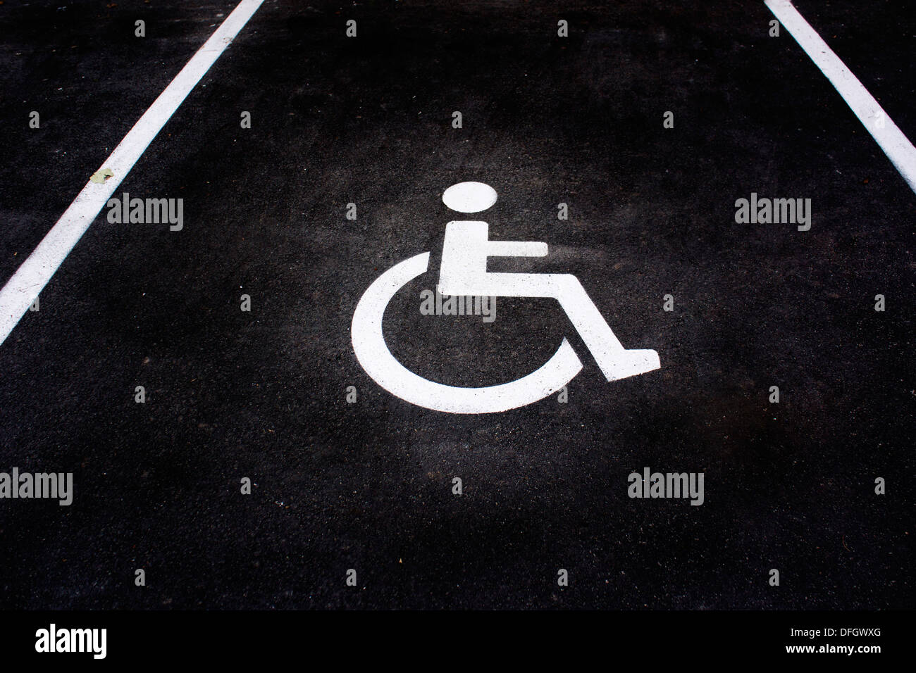 Disabled sign hi-res stock photography and images - Alamy
