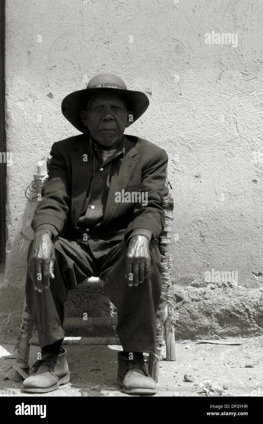 Rwandan mountain hi-res stock photography and images - Alamy