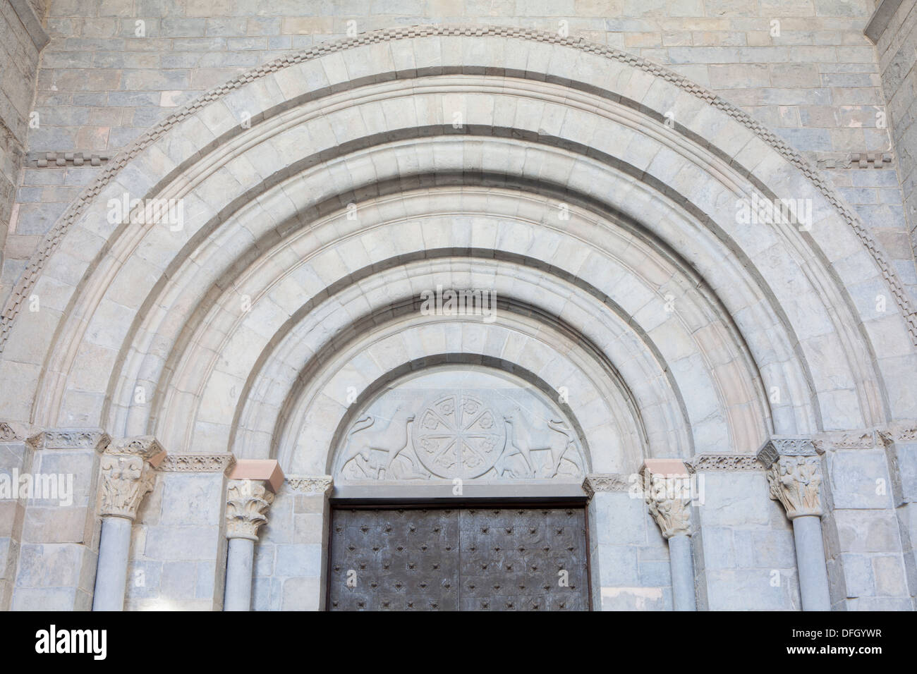 Catedral de san pedro de jaca hi-res stock photography and images - Alamy