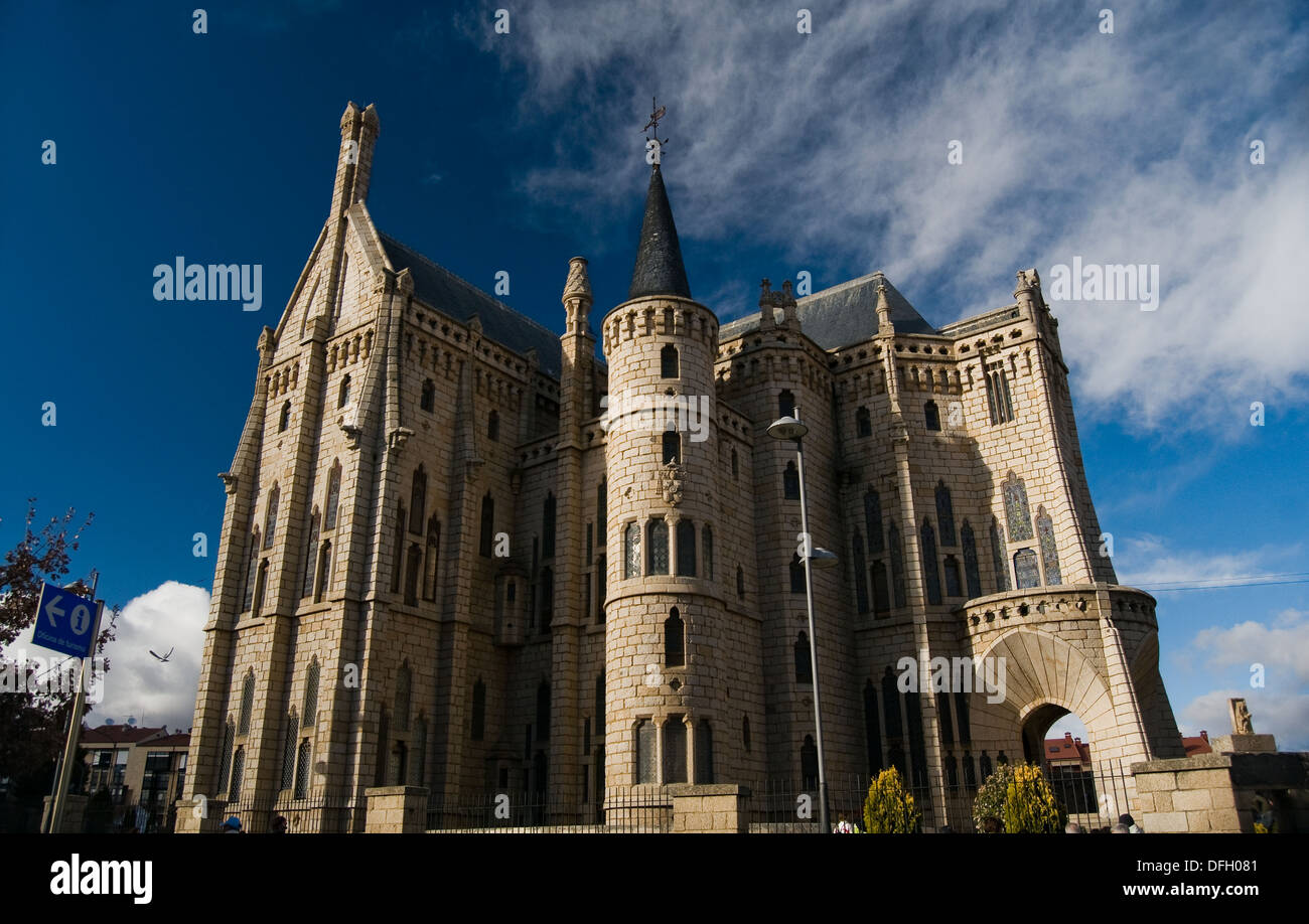 Gaudi palace hi-res stock photography and images - Alamy
