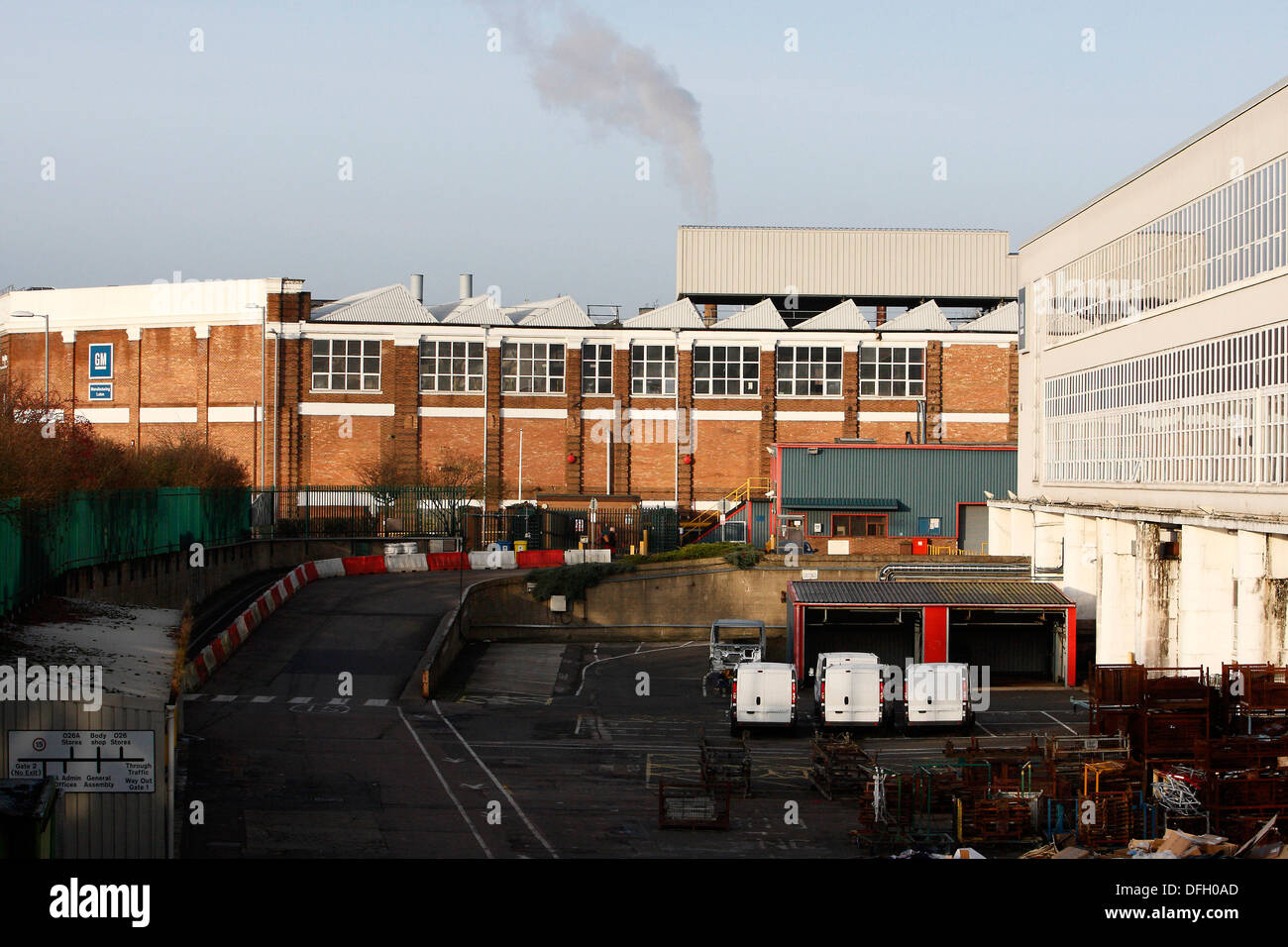 General Motors Manufacturing Plant in Luton. 01.12.2009 Stock Photo - Alamy
