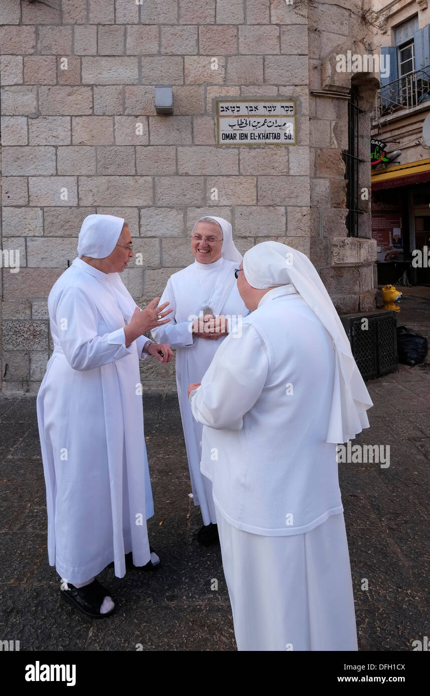 Catholic nuns in old city hi-res stock photography and images - Alamy