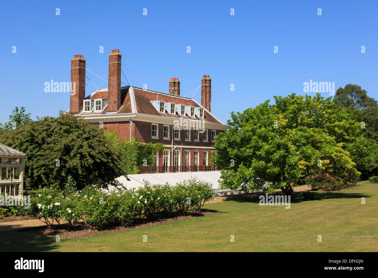Georgian Commissioner's House and back garden built 1704 is oldest ...