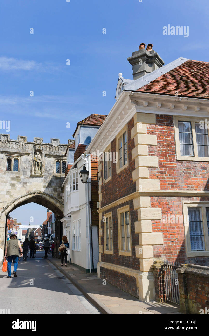 High street gate salisbury cathedral hi-res stock photography and ...