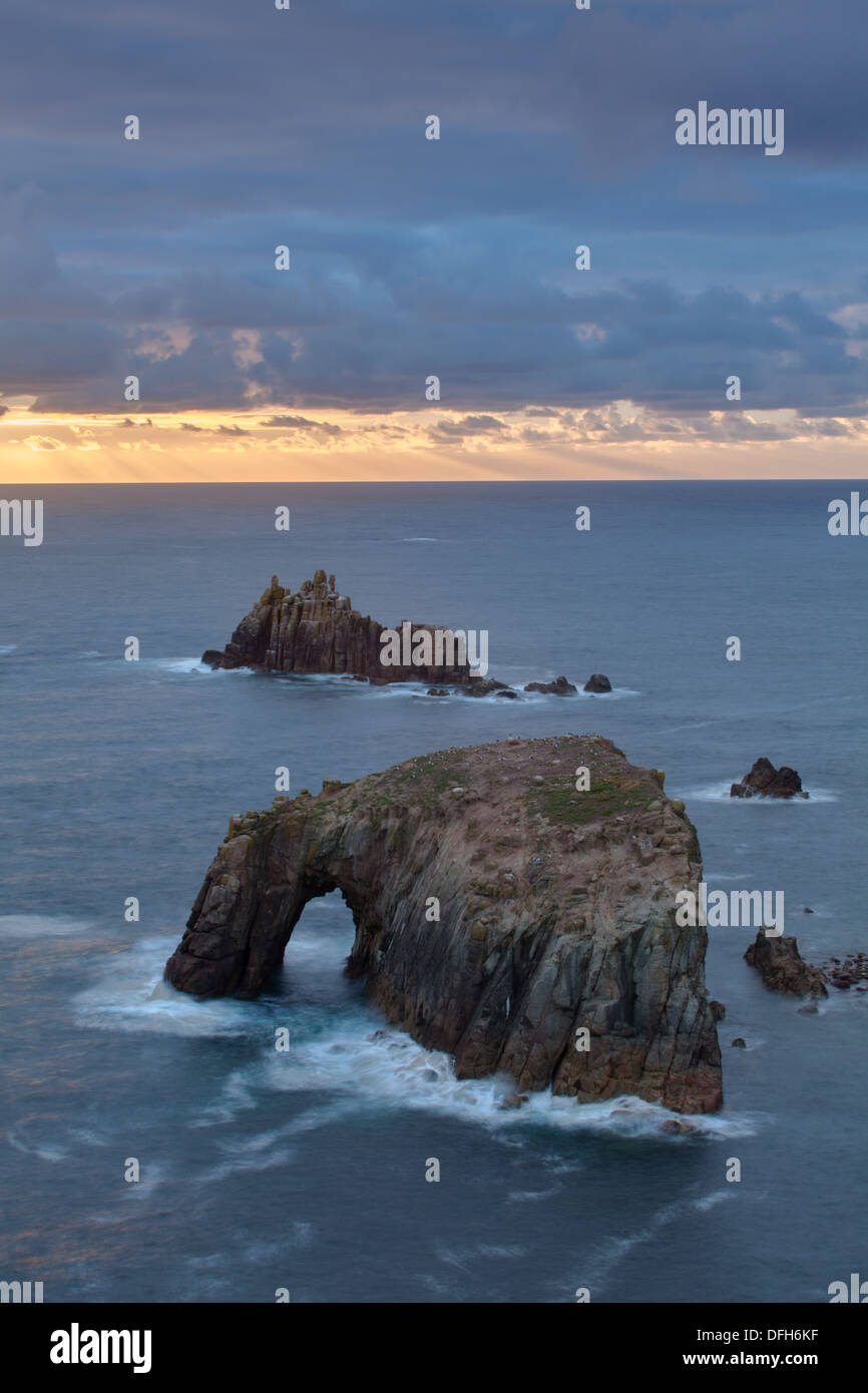 Rock arch lands end cornwall hi-res stock photography and images - Alamy