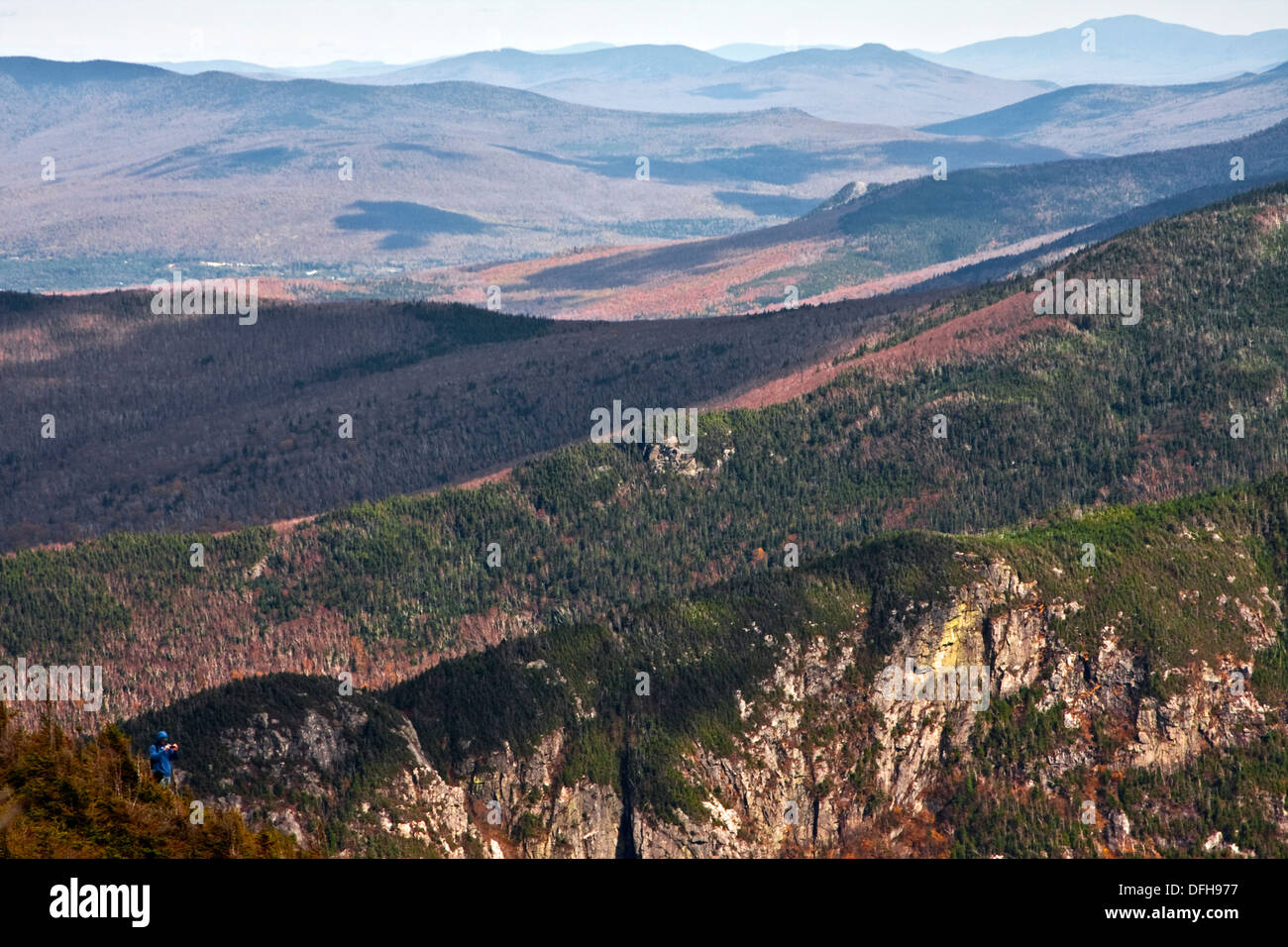 Fall foliage in Franconia Notch, New Hampshire, a natural pass in the ...