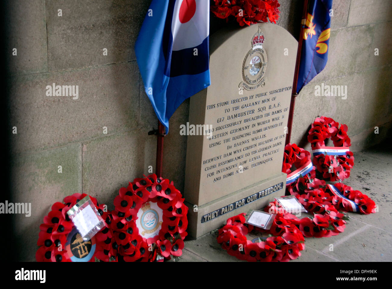 RAF Memorial to Dambusters Raid Derwent Water in Derbyshire where ...