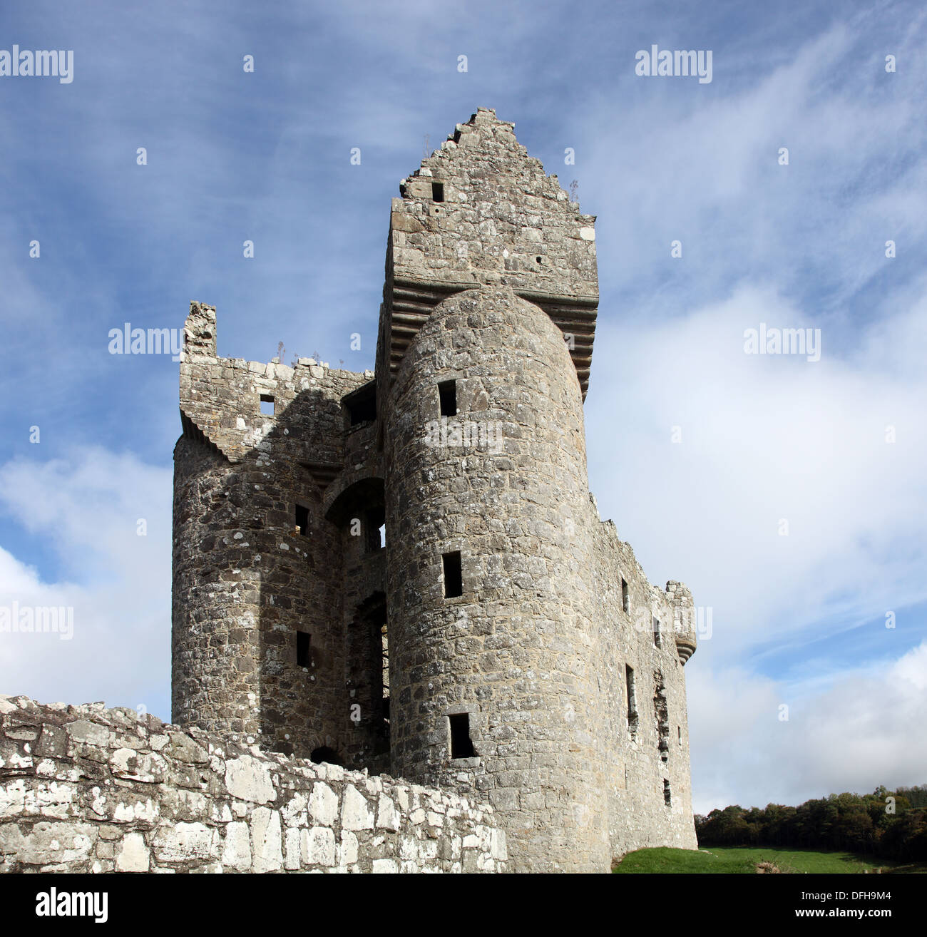 Northern castle hi-res stock photography and images - Alamy