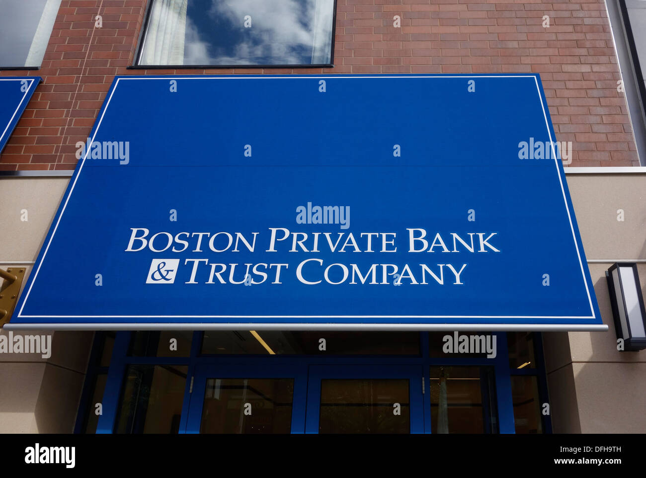 Bank and trust company hi-res stock photography and images - Alamy