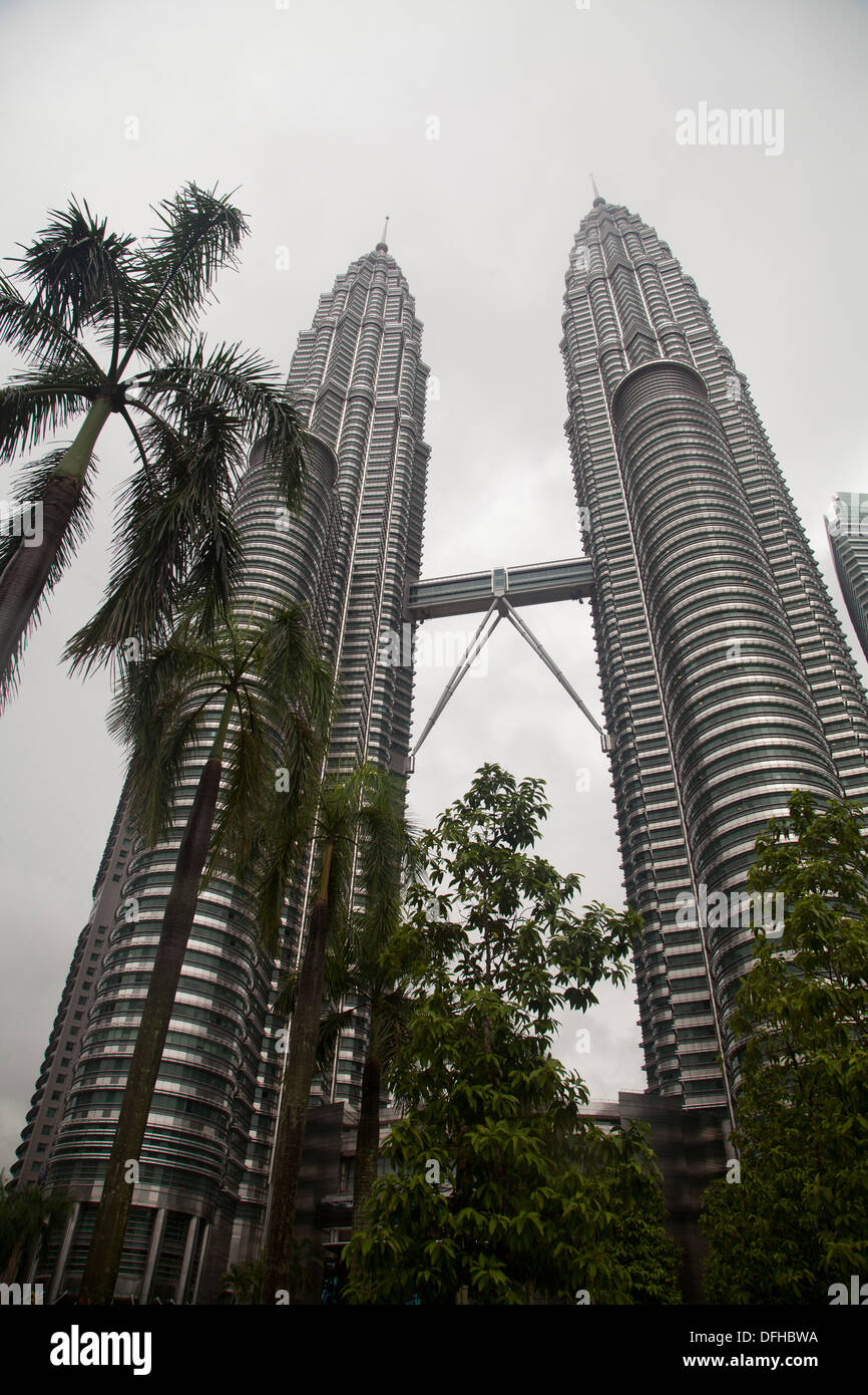 Petronas twin towers buildings hi-res stock photography and images - Alamy