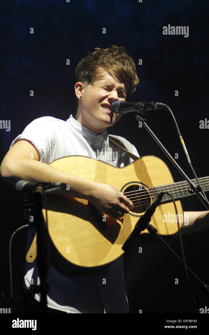 Derby, UK. 4th Oct. 2013. Rising Roots singer/songwriter, Luke Jackson ...