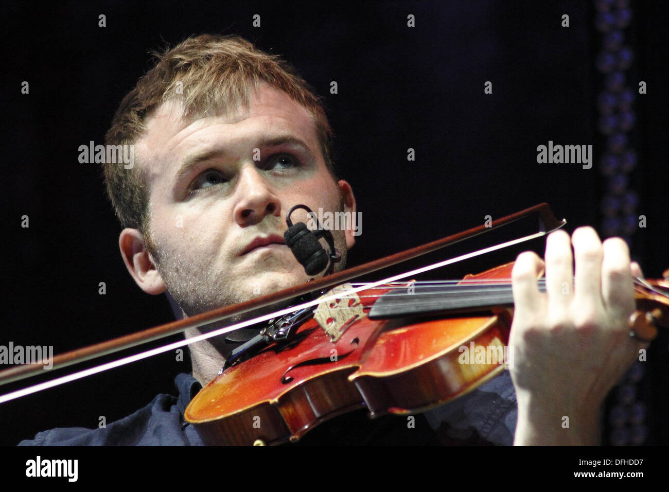 Sam sweeney hi-res stock photography and images - Alamy