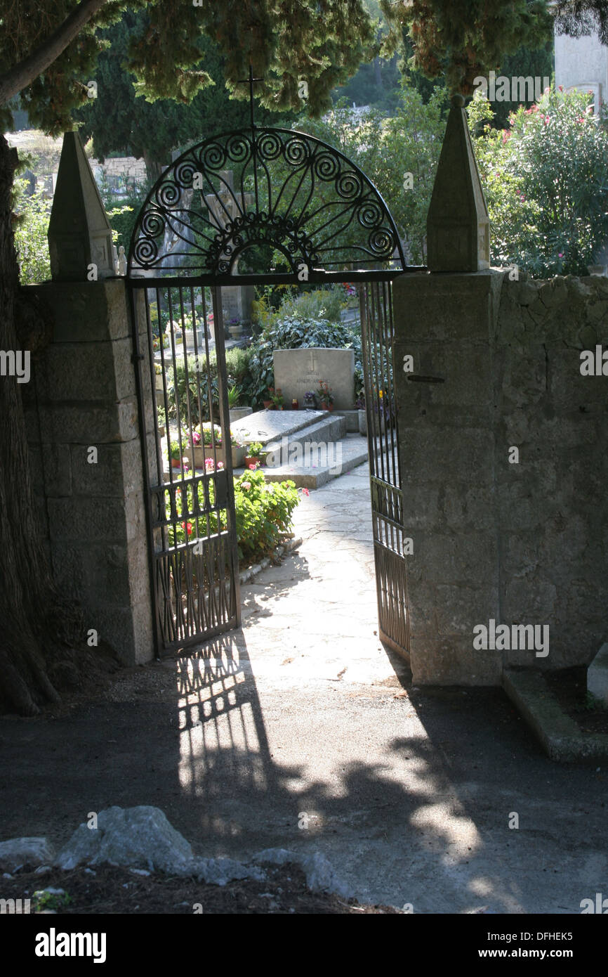 Entrance to the cemetery Stock Photo - Alamy