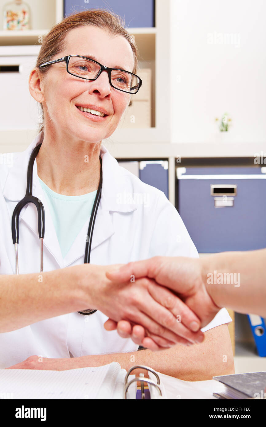 Shaking hand patient hi-res stock photography and images - Alamy