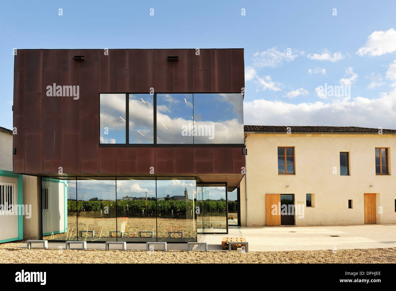 The village of pomerol france hi-res stock photography and images - Alamy