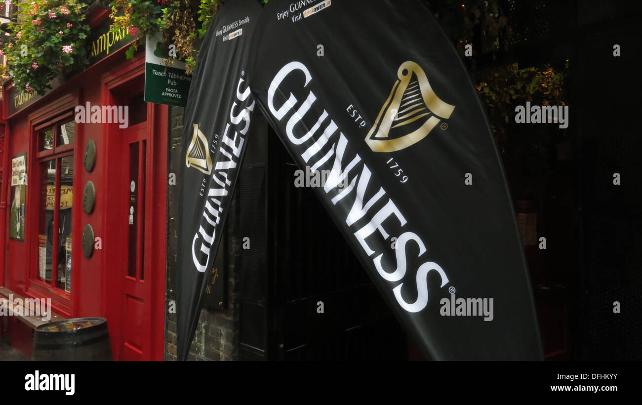 Image of Guinness banners outside a Temple Bar pub during the Arthur's ...