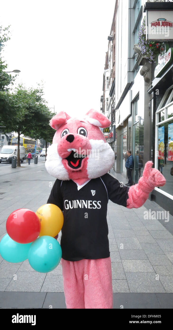 Guinness dublin truck hi-res stock photography and images - Alamy