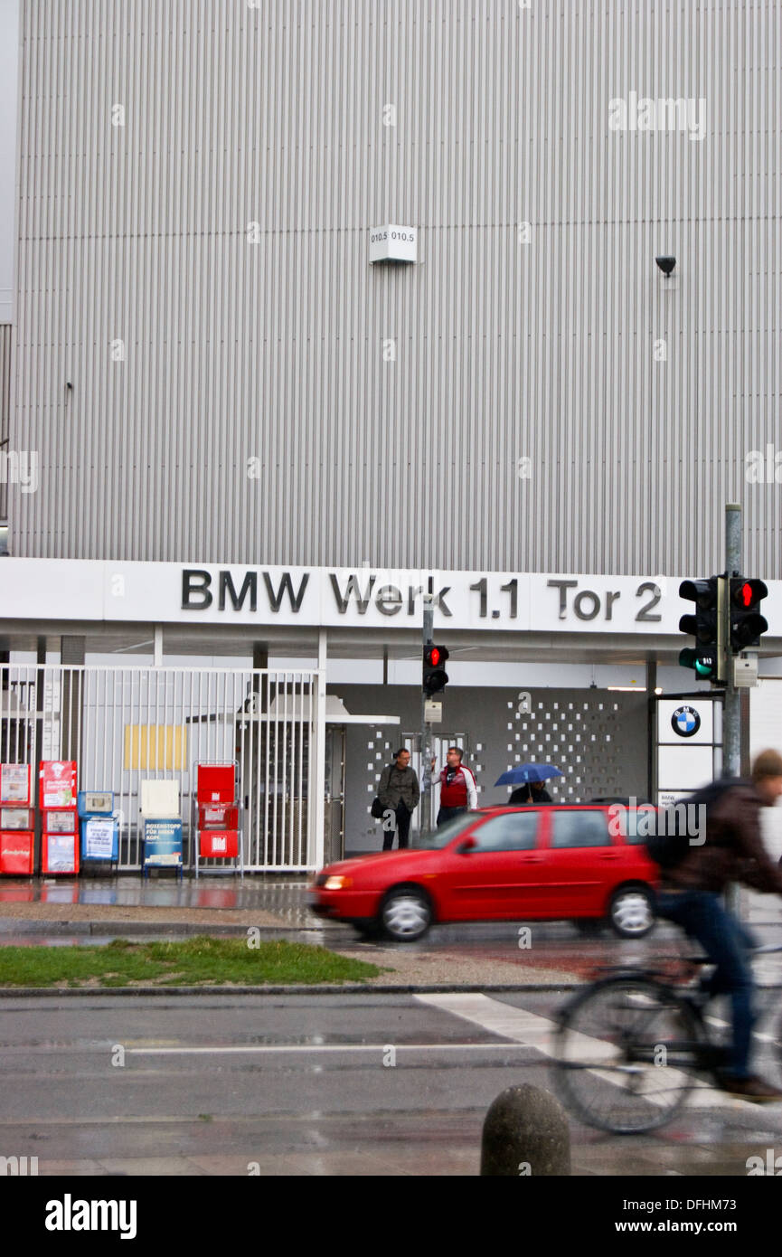 Entrance gate to the BMW works, Munchen (Munich), Bayern (Bavaria ...
