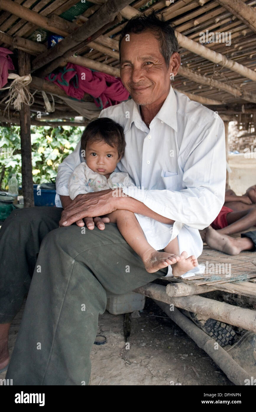 Man who scavenger garbage dump hi-res stock photography and images - Alamy