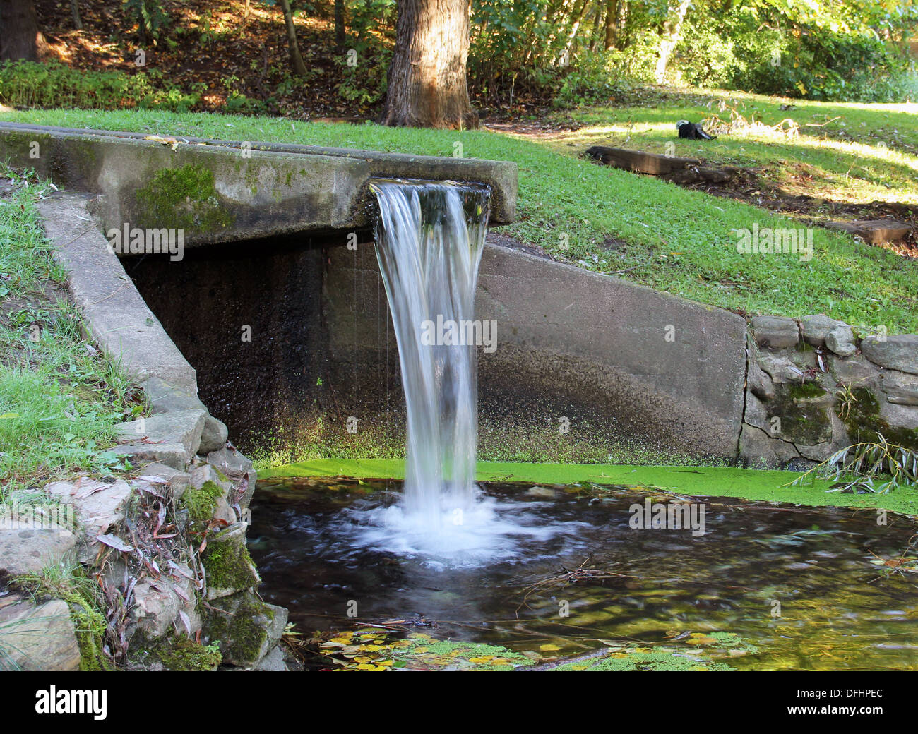 Aqueduct waterfall water hi-res stock photography and images - Alamy