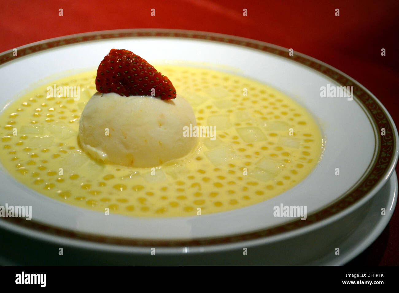 Chilled mango sago cream in Chinese restaurant Stock Photo - Alamy